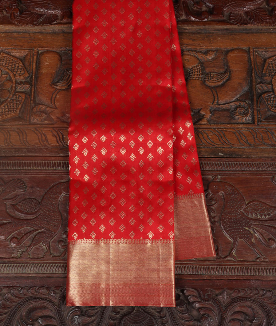 Buy Red Handwoven Kanjivaram Silk Saree T374066
